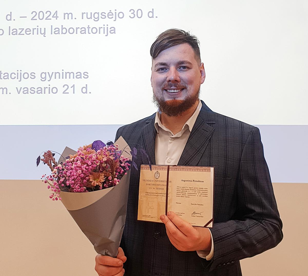 Naujasis gamtos mokslų daktaras – galingus lazerius tobulinantis A ...